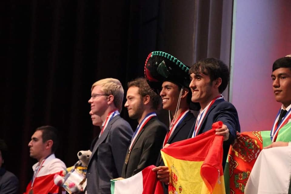 Daniel Ulibarri, alumno del IES Pedro de Luna, medalla de plata en la ...